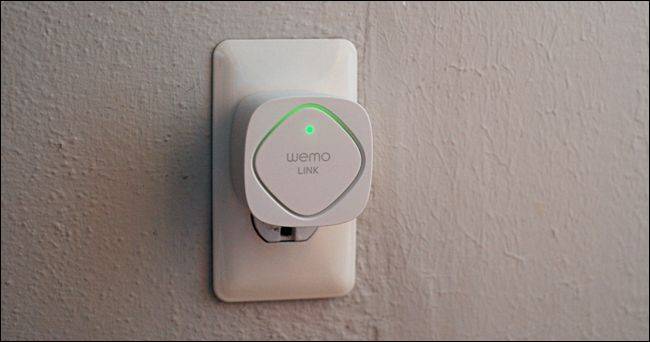 HTG Reviews the WeMo Smart LED Bulb: It's Not the Future if Your Light ...