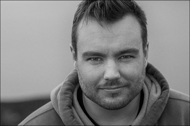 How to Take Good Self-Portraits and Selfies