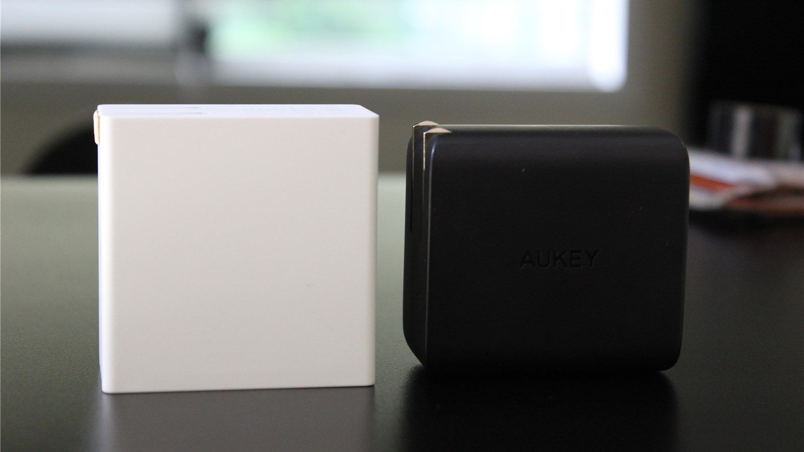 Aukey's New 30-Watt USB-C PD Brick Is a Must-Have for Your Gadget Bag