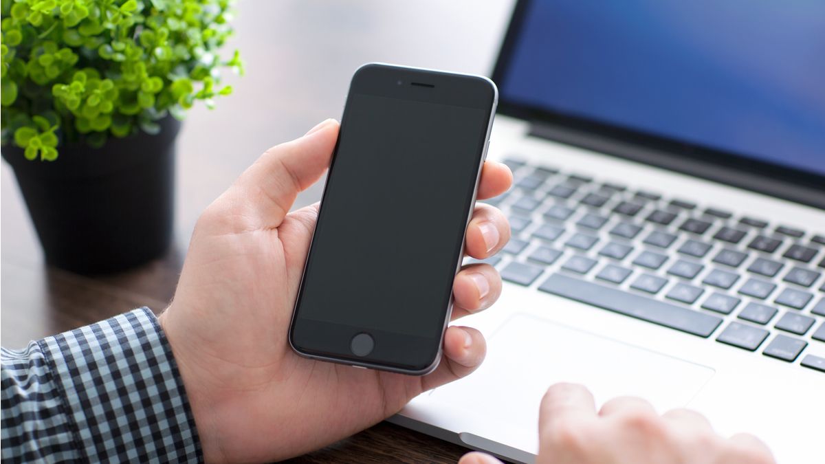 How to Stop Your iPhone Screen From Automatically Turning Off