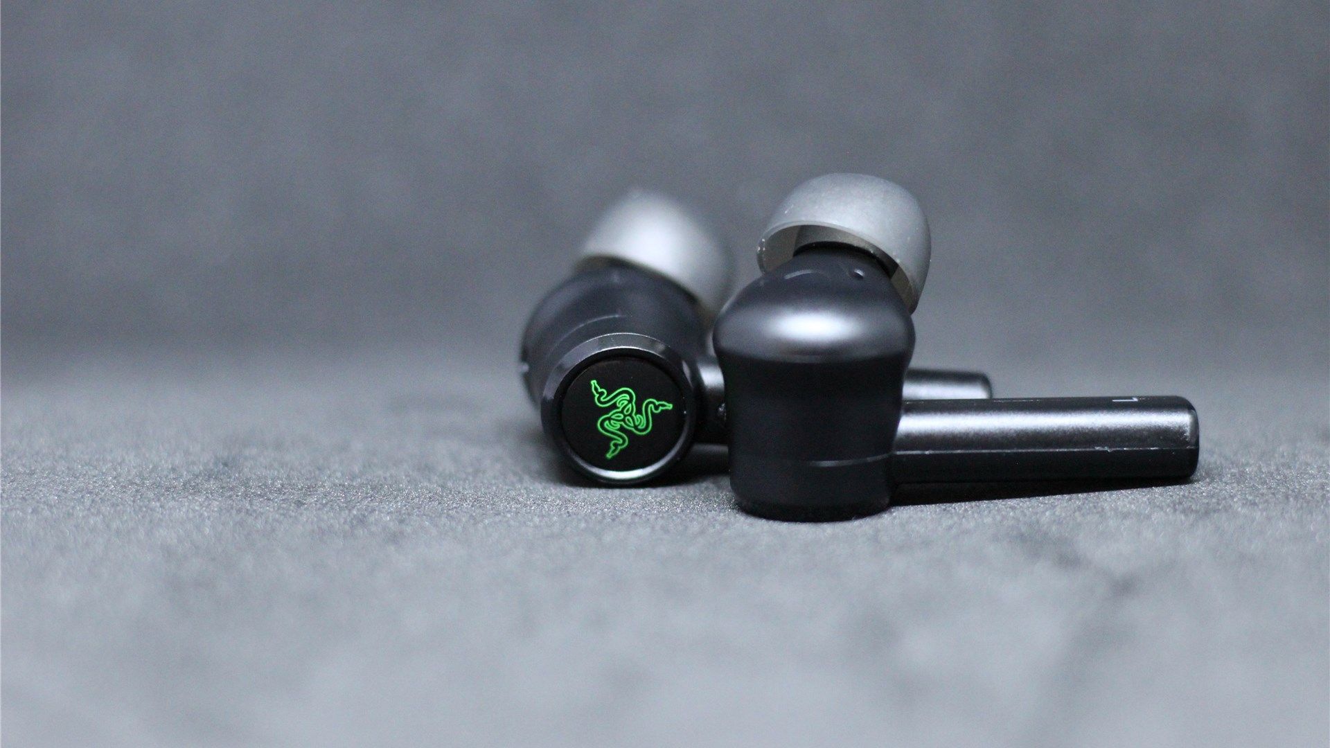 Razer Hammerhead Pro Review: Small Fish in a Big Pond
