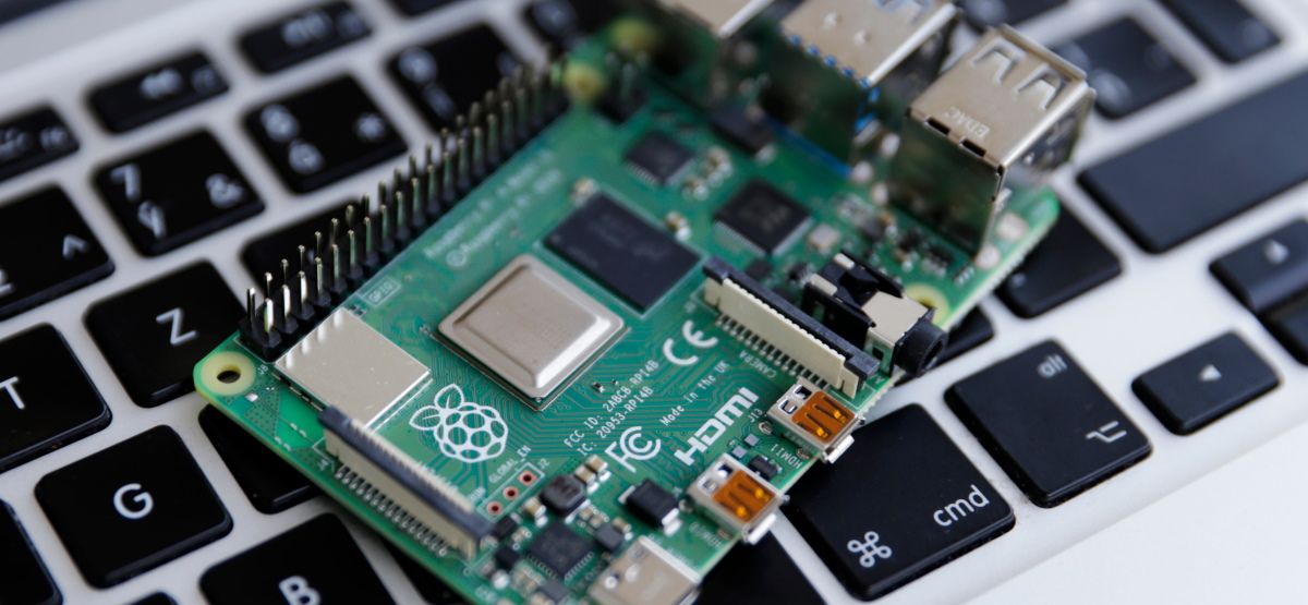 How to Make Your Raspberry Pi Look Like Windows or macOS