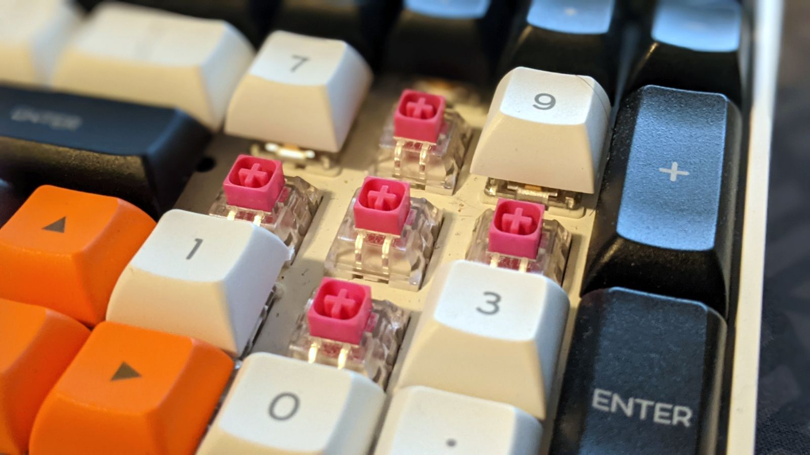 Epomaker GK96S Mechanical Keyboard Review: So Close to Fantastic