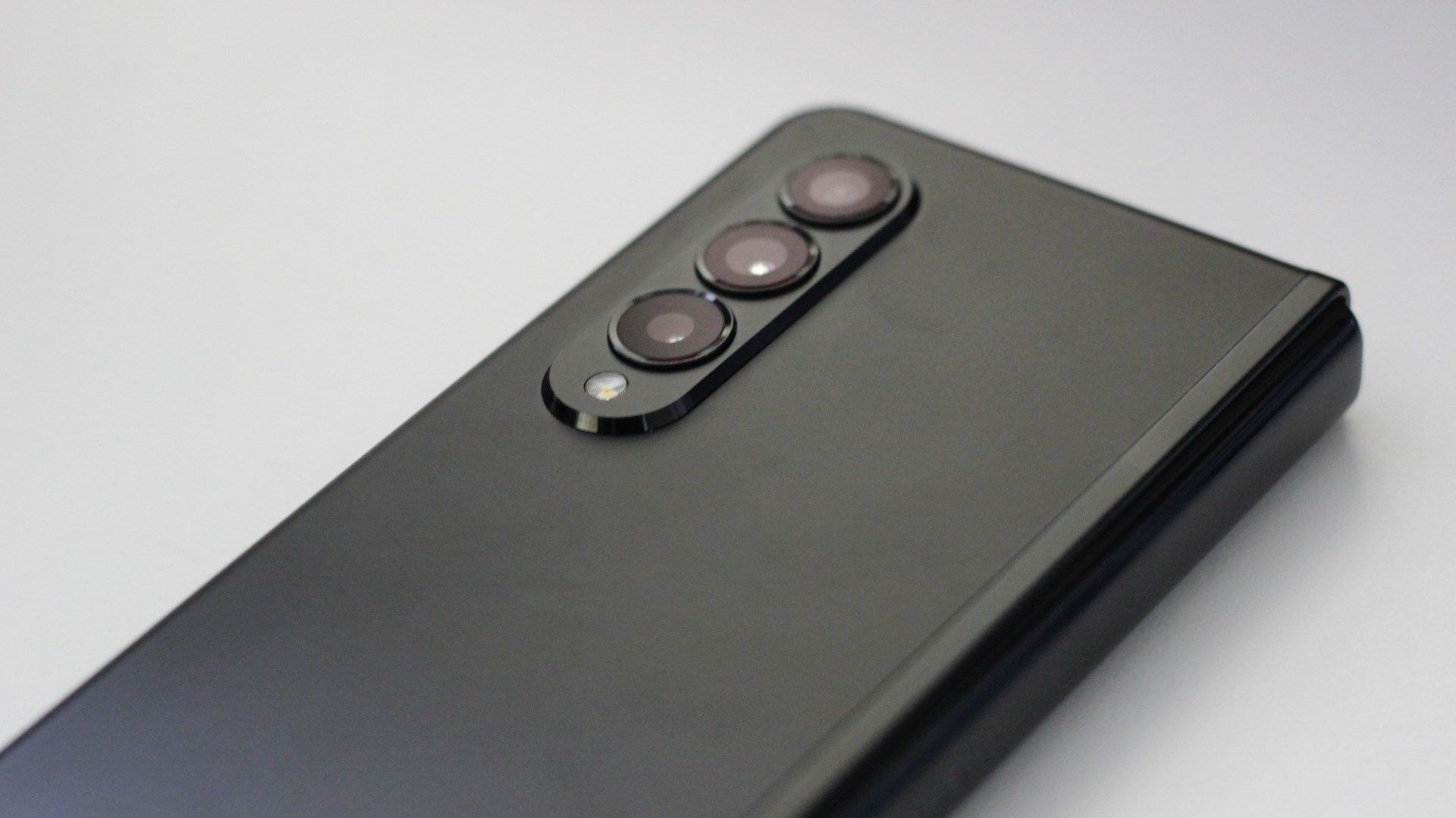 Samsung Galaxy Z Fold 3 Review: The Blueprint for the Future