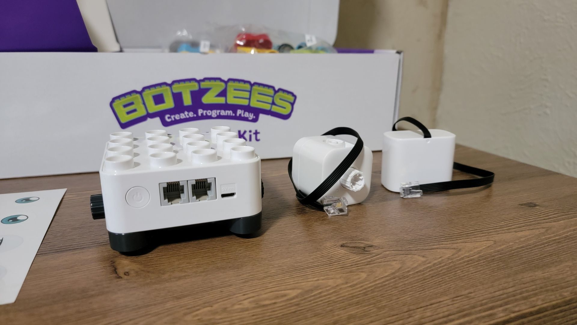 Botzees Robotics Kit Review: A Great Coding Tool For Young Kids