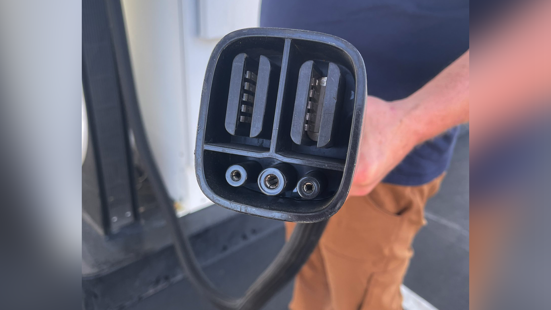 Check Out the Tesla Semi Truck's Mammoth-Sized Megacharger