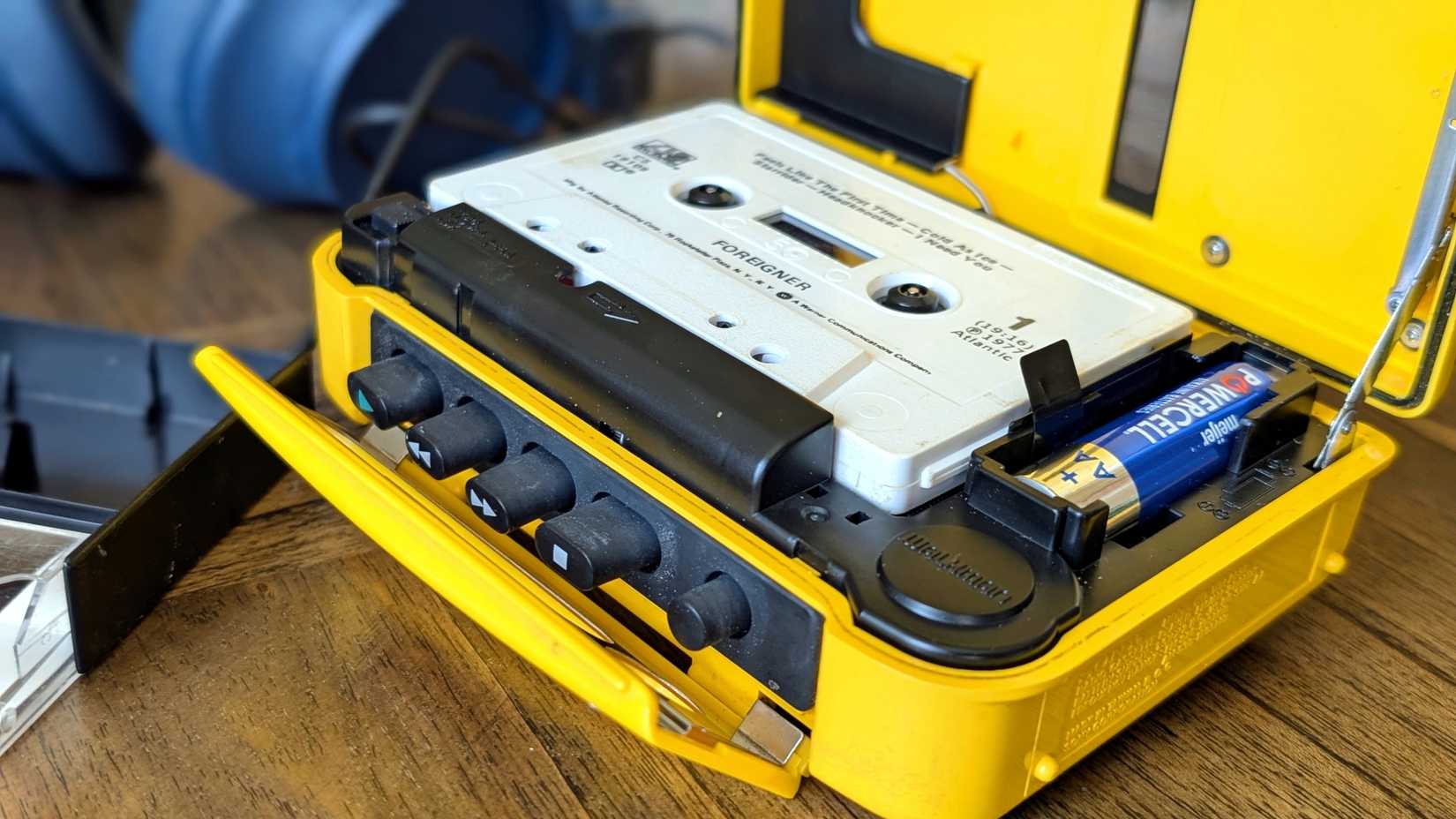 I'm In Love With These Retro Sony Watchman Pocket TVs