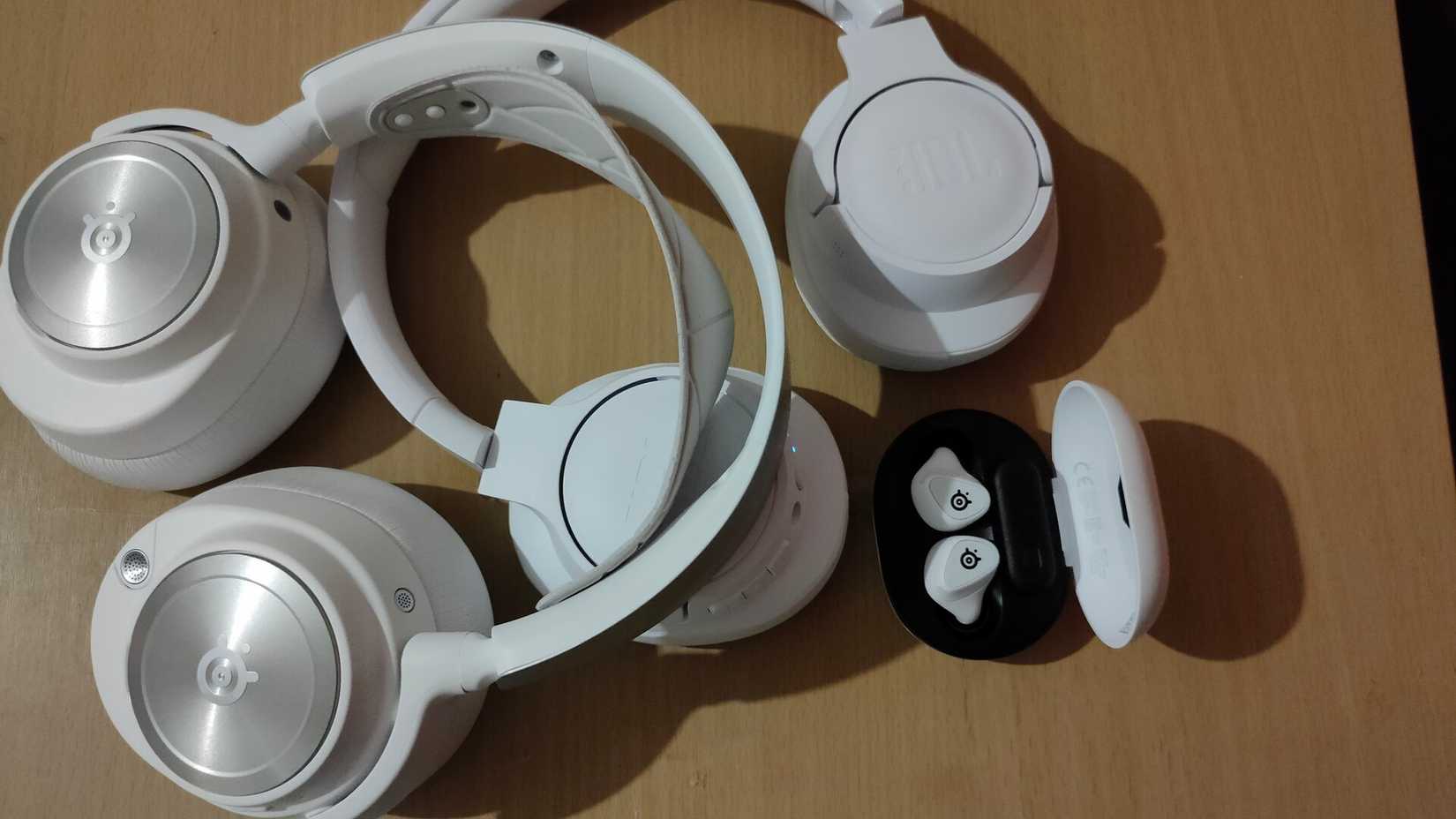 Open-Back vs. Closed-Back Headphones: What's the Difference?