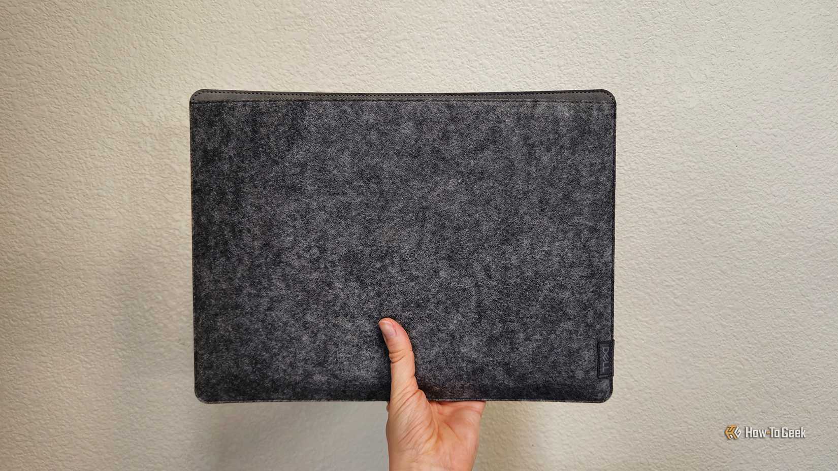Dell Pro 14 Plus Portable Monitor Review: Convenient Portability for ...