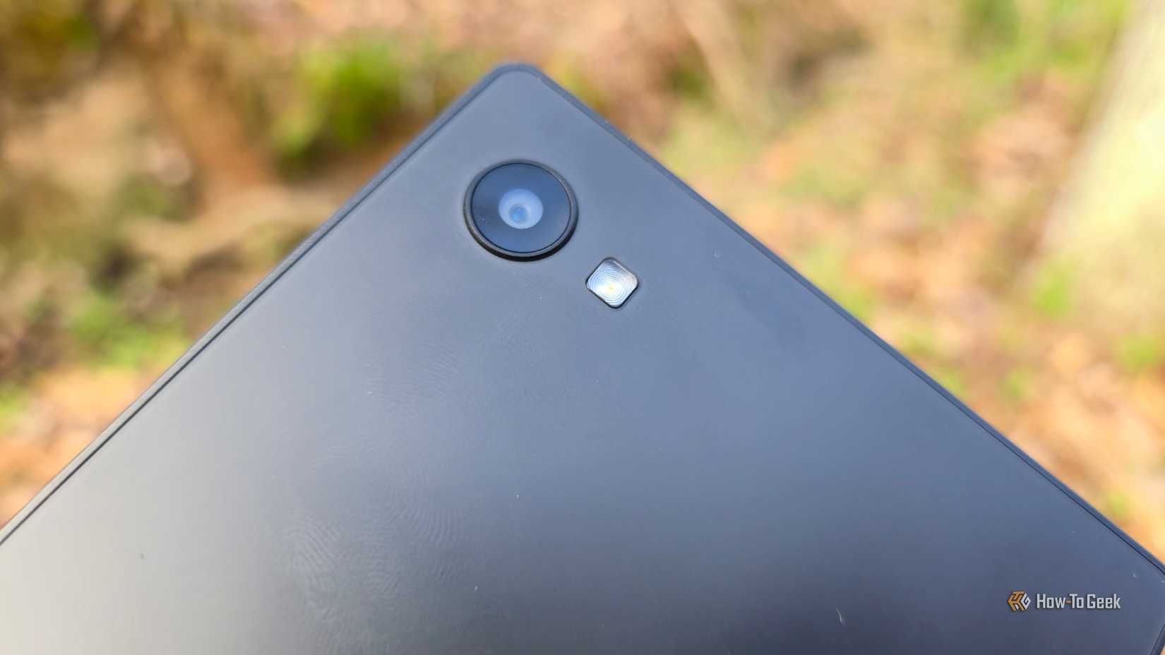 Minimal Phone Review: A Phone You'll Want to Use Less